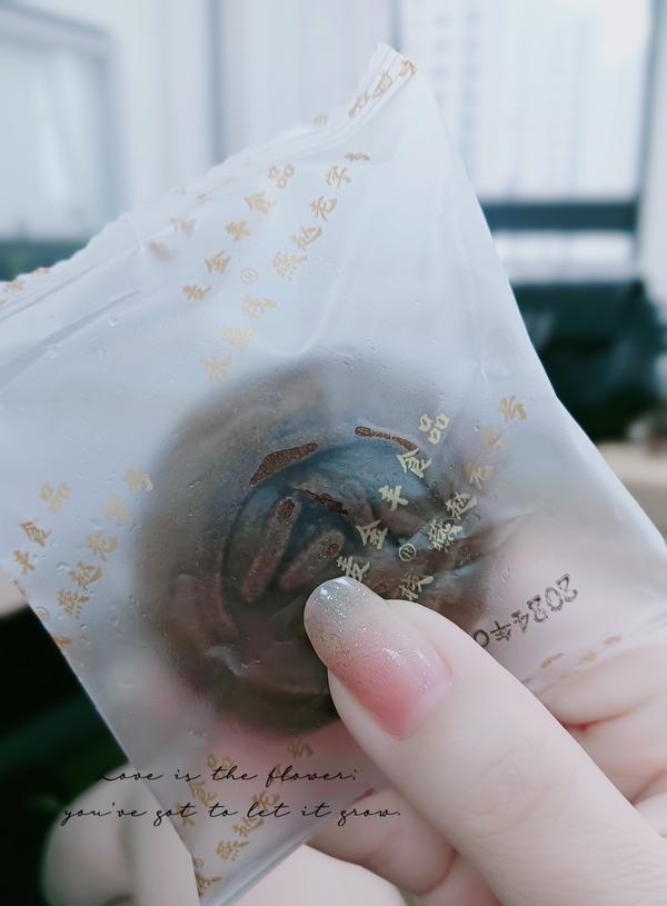 唐Sun数智人 的想法: 过中秋啦！ | 数智人唐Sun，祝大家中秋团圆！小月饼超好吃的~ #月饼节快乐