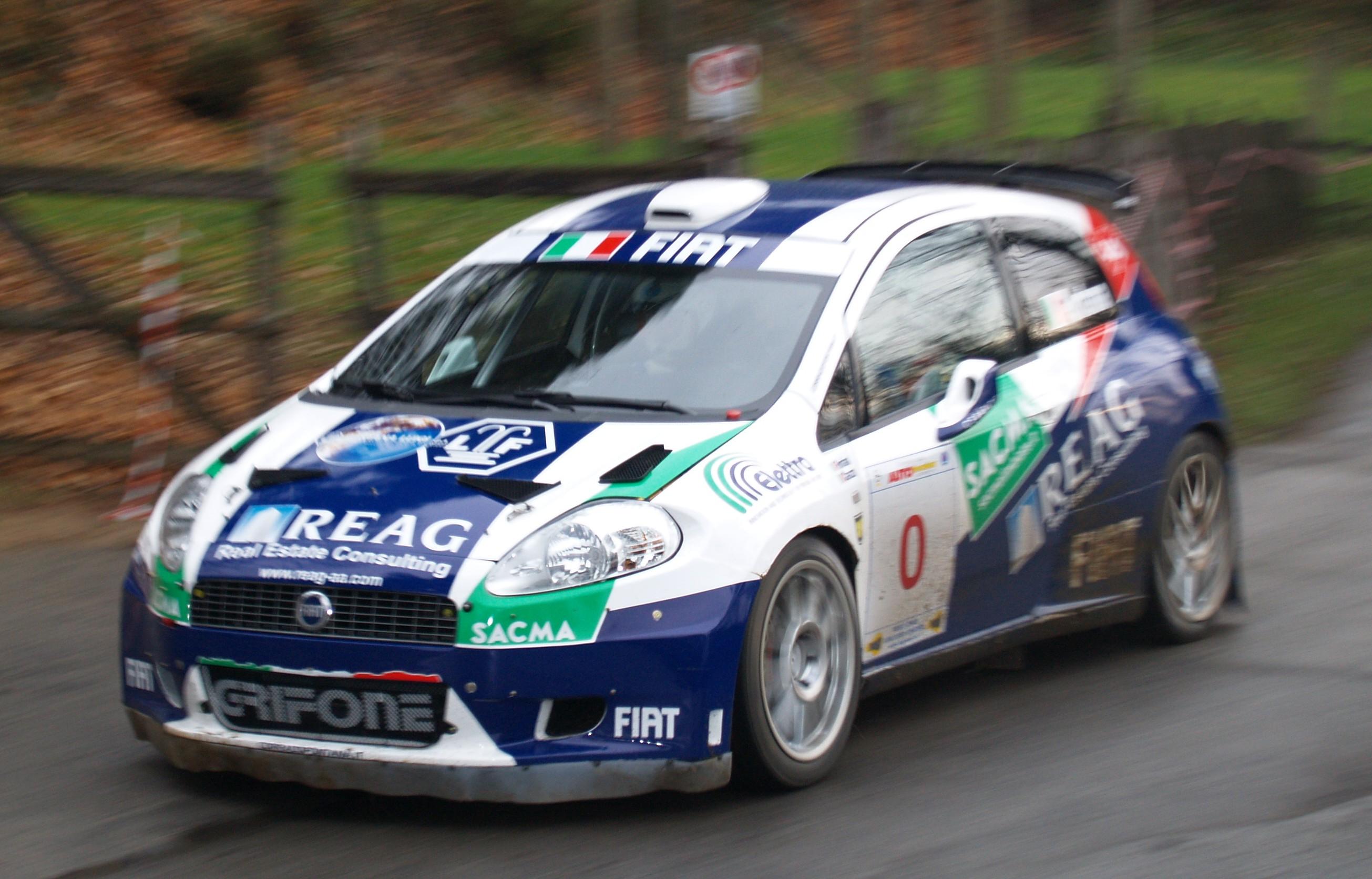 平时市场上卖的家用车有哪些具有 WRC 赛车血统？ - 知乎