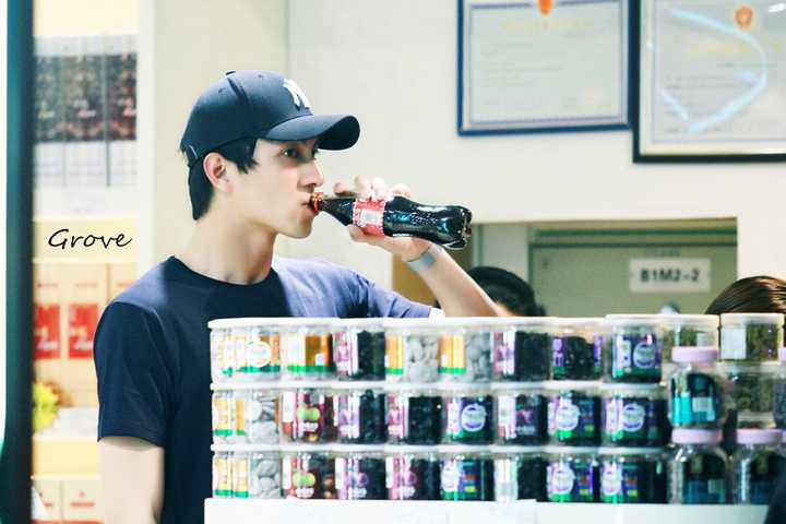 你们怎么看林更新这个人? - 知乎