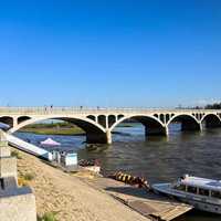 What are some good places to eat or visit near "Wangfujing"?-zhihu