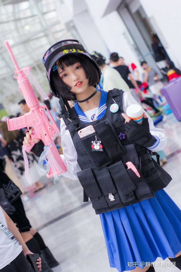 为什么有人长得一般但出 cos 非常好看，而一些素颜好看的人化完妆感觉一般？ - 知乎