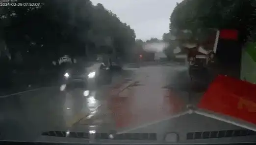 小鹏回应「P7 车祸起火」事故，称碰撞时车速达 145km/h，未开启辅助驾驶功能，哪些信息值得关注？ - 知乎