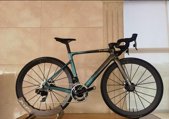 如何评价喜德盛 X-LAB 推出的整个车架都用了 T1100 碳纱的超轻公路车 RT9？ - 知乎