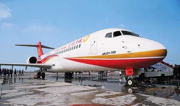 航空工业亮相新加坡航展，C919飞机、ARJ21、直10武装直升机、无人机等集体亮相，你最期待哪一款？ - 知乎