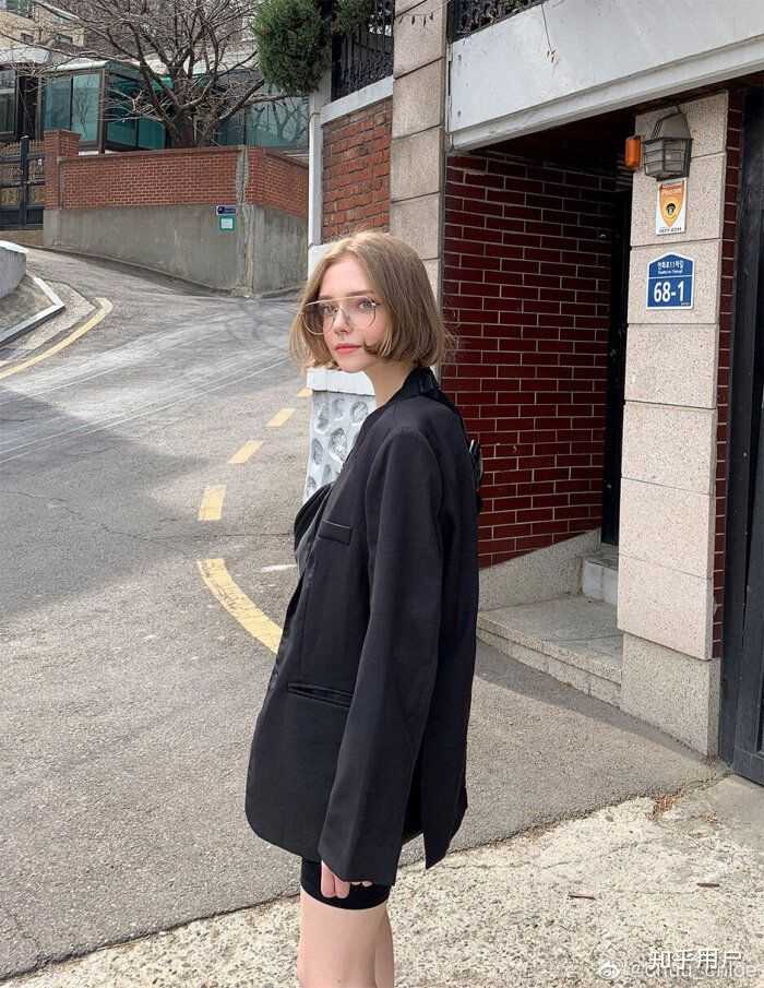 chole小姐姐真的爱了，哪里可以收藏到她的原图无水印的，想做手机壁纸？ - 知乎