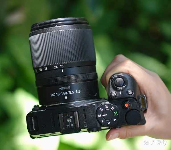 想知道尼康z30 18140已经溢价到八千多将近九千了，还值得买吗？ - 知乎