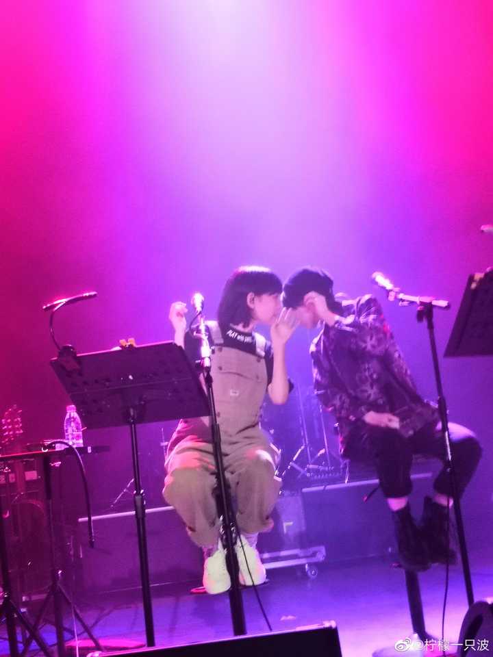 最近慢慢知名起来的是房东的猫？还是其主唱小黑(王心怡)？ - 知乎