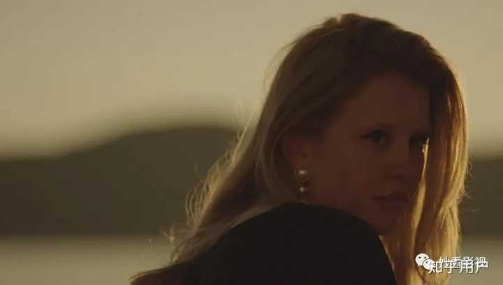 如何评爱电影《无边泳池》（Infinity Pool，2023）？ - 知乎