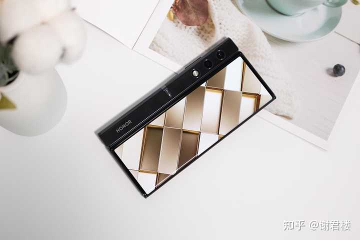 荣耀出了Magic V2、Magic Vs2、V Purse三款折叠屏，作为消费者应该怎么选？ - 知乎
