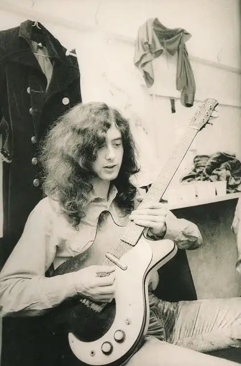Jimmy Page 的吉他水平及历史地位如何？ - 知乎