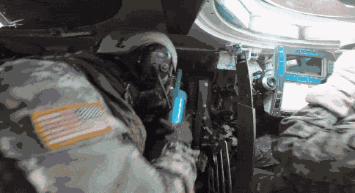 为何豹2坦克在后期型号（L2A5 L2A6 L2A7）中仍旧采用定角装弹？ - 知乎