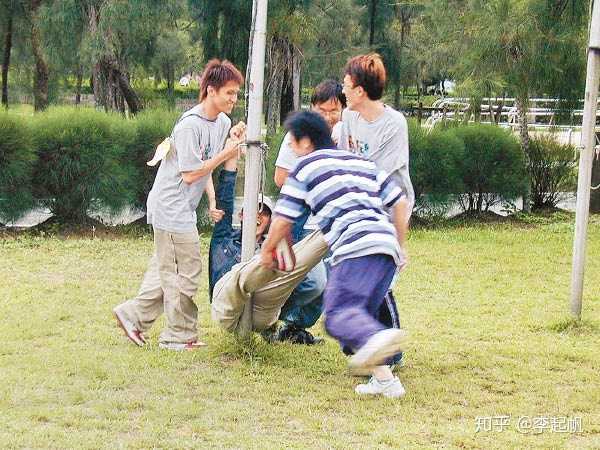 多年前风行全国的阿鲁巴，究竟是怎么发明并流传开的？ - 知乎