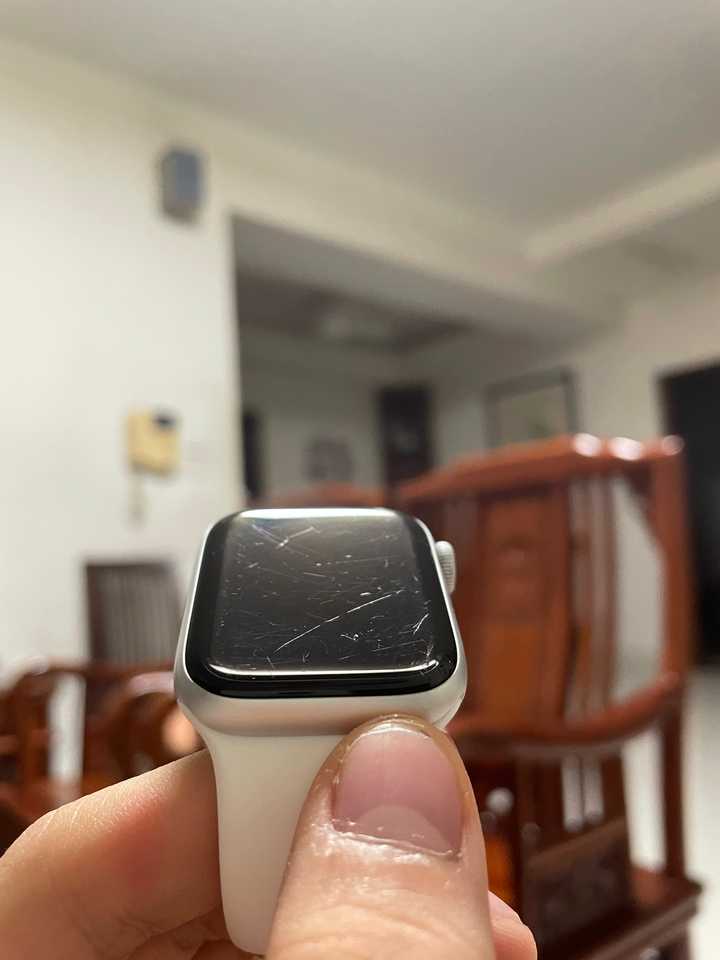 想问一下Apple Watch这样的划痕怎么修复啊? - 知乎
