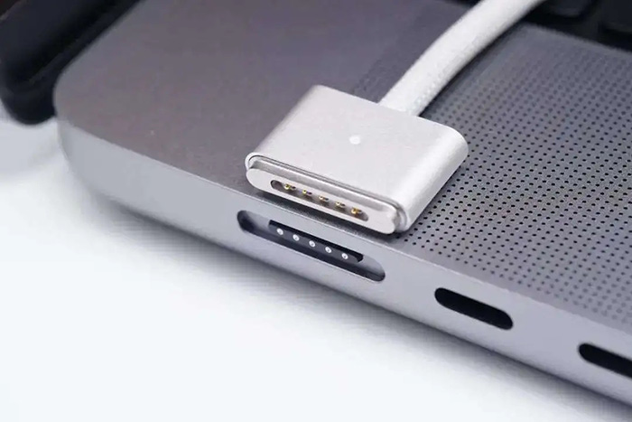 2023 MacBook Pro 有 Type-C 接口，为什么还要设计 MagSafe3 接口充电？ - 知乎
