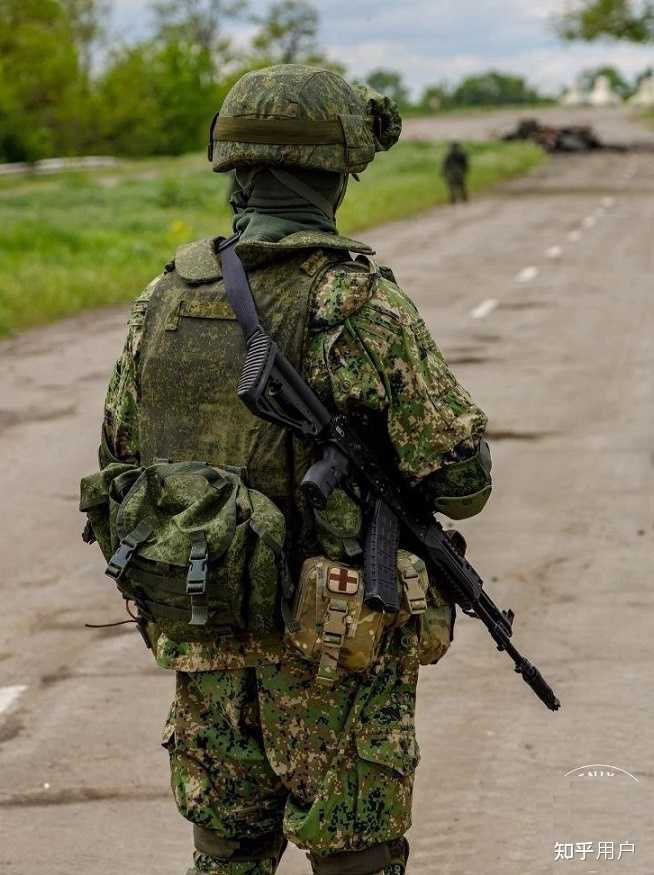 有没有哪位大佬介绍下现役俄军军服？ - 知乎