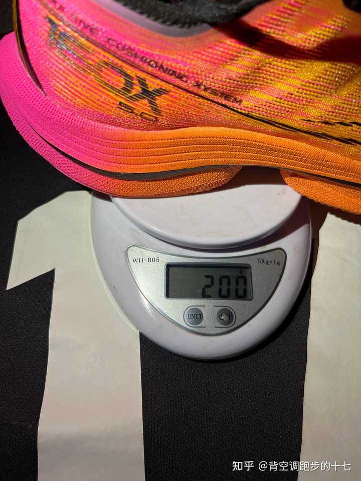 最近看到特步 160X 5.0 发布了，鞋款性能如何，相较前代有哪些改变？ - 知乎