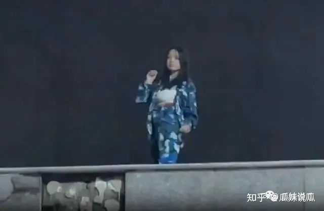 女生军训跳舞走光 知乎