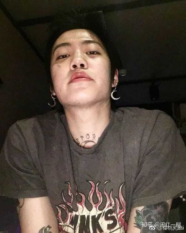 有无姐妹帮我科普一下造雨社的BLOO 我最近好迷他 或者有没有推荐的其他南韩rapper？ - 知乎