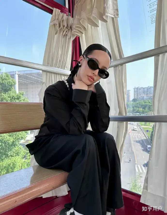 如何评价女星Faouzia？ - 知乎