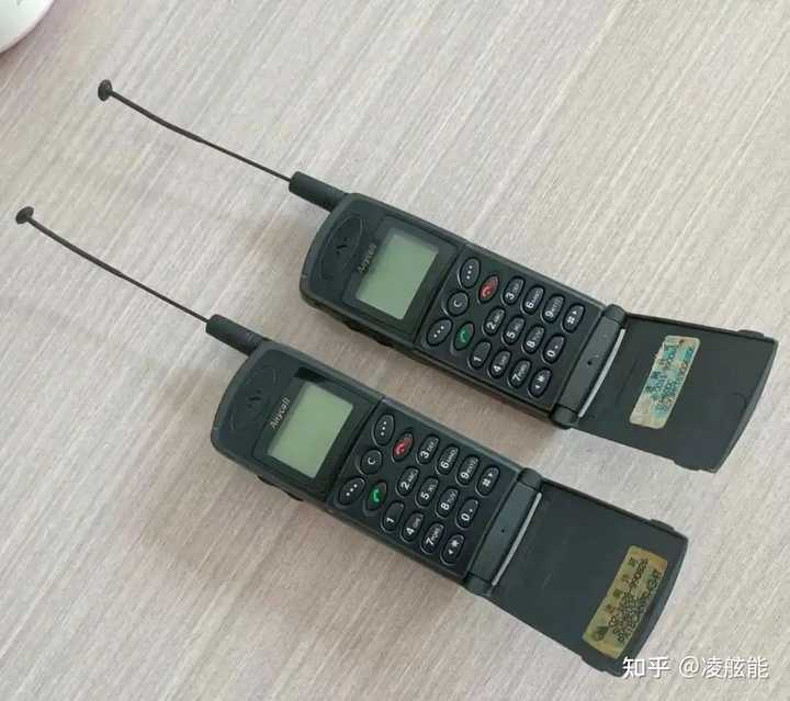 你买的第一部手机是什么品牌？ - 知乎
