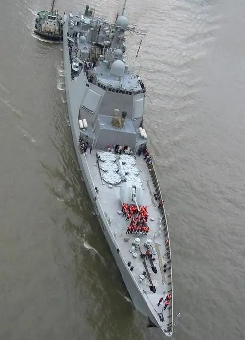 鹰击18可以塞进533mm鱼雷发射管，为什么塞不进054a的垂发？ - 知乎