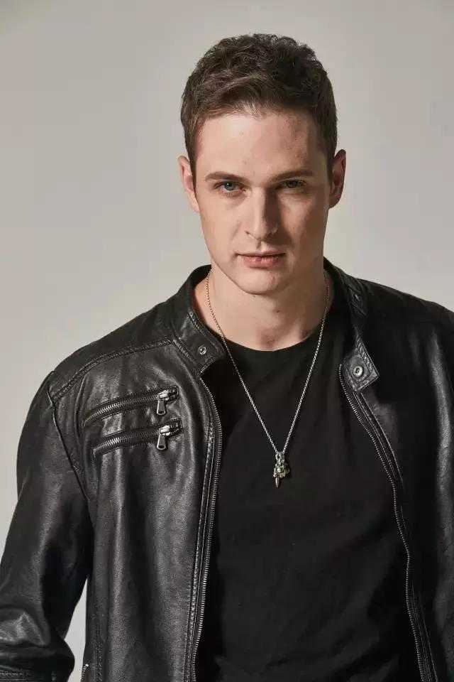 有哪些有名的、超级燃、嗨到爆的DJ？ - 知乎