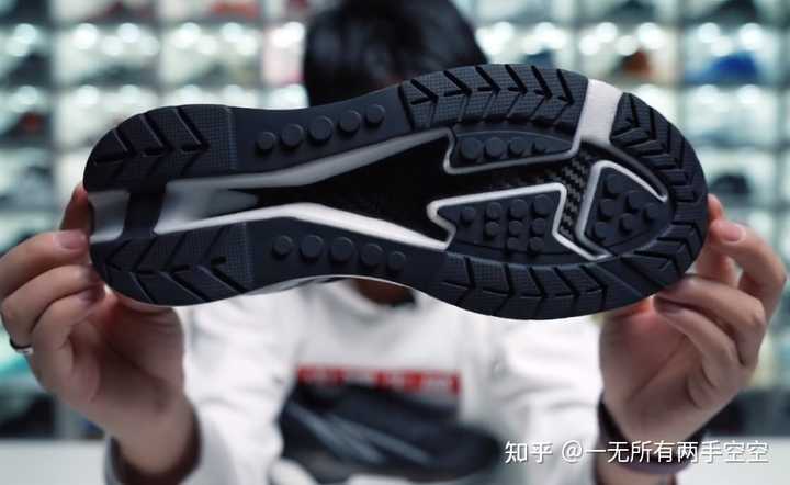如何评价B站up主zettaranc的Z1跑鞋？ - 知乎