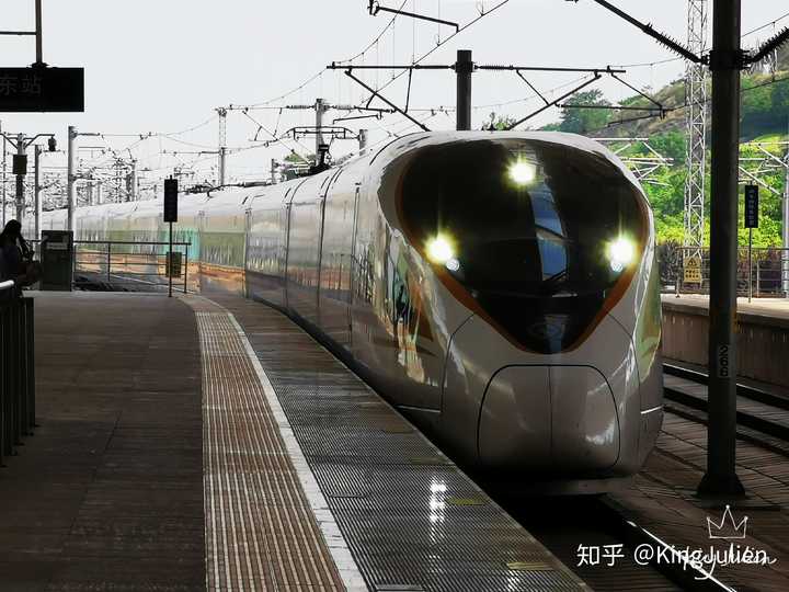 如何详细地评价CR400AF、CR400BF和CRH380A、CRH380B这四款动车组？ - 知乎