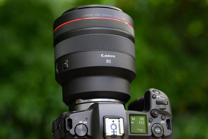 2022 年末，主要扫街和拍人像，选择索尼 A74 还是佳能 R62？ - 知乎