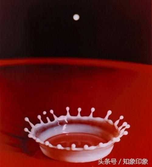 试问A液体滴在B液面上，所产生的水花是A还是B还是A+B？ - 知乎