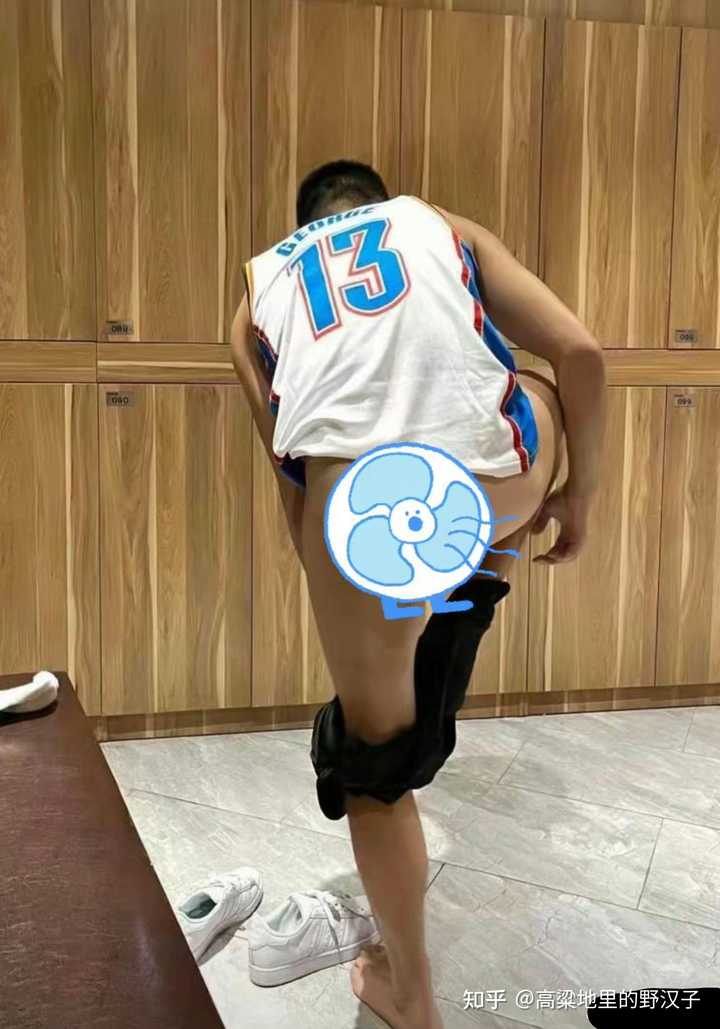 只有两条内裤,洗了没干的内裤和脏了没洗的内裤,你们选哪条? 知乎