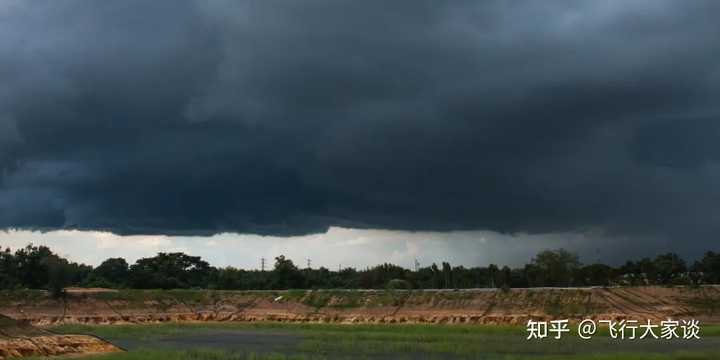 我们在生活中如何辨别层云和雨层云呢？ - 知乎