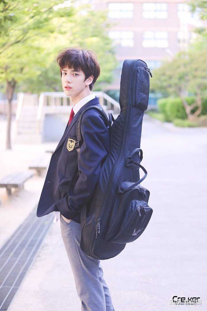 想入坑The boyz， 有姐妹可以安利一下吗？ - 知乎