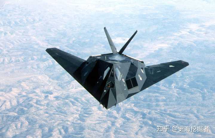 为什么现在的隐形战机（比如F22，F35，T50，歼20）和之前的F117，B2长得很不一样？ - 知乎