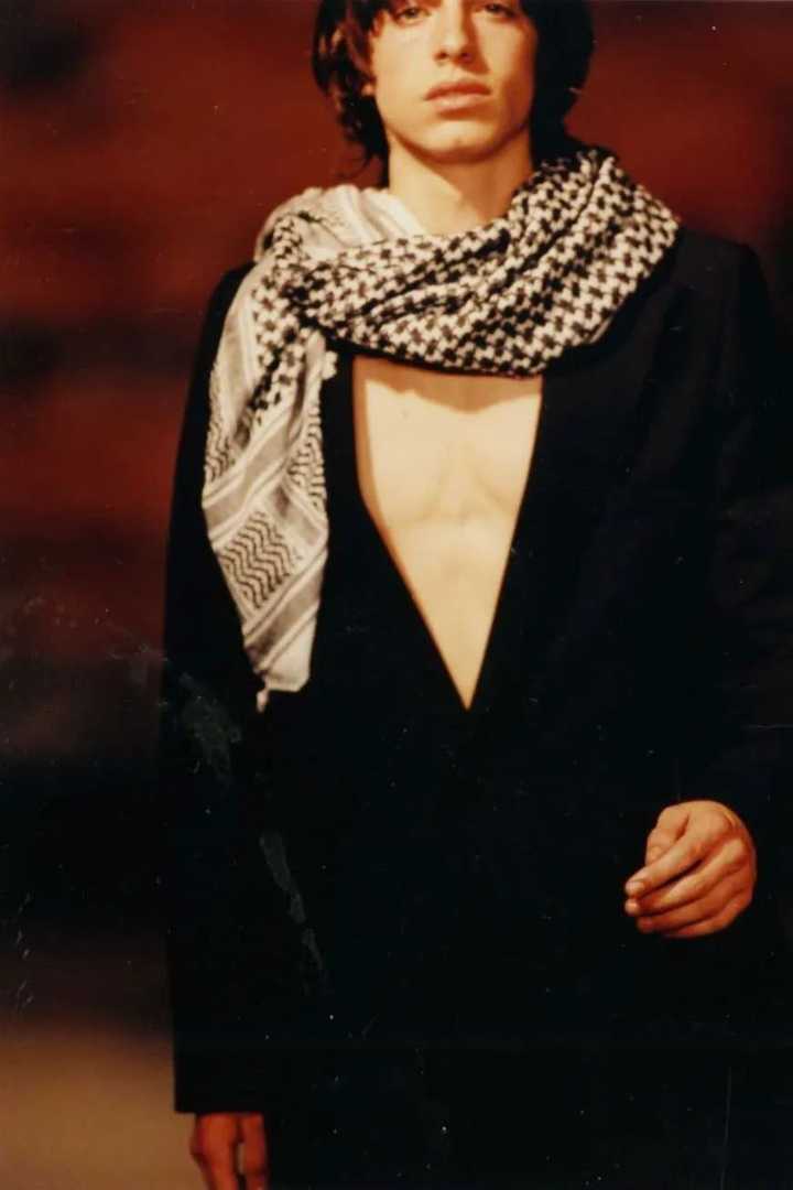 如何评价RAF SIMONS以及他的同名品牌？ - 知乎