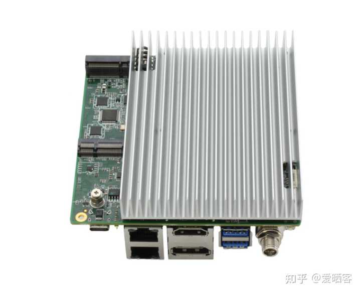 英特尔全小核处理器 i3-N305/N300 现身，该产品有哪些设计亮点？ - 知乎