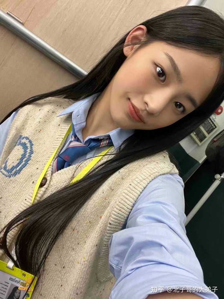 如何评价NewJeans成员Minji(金敏智)？ - 知乎