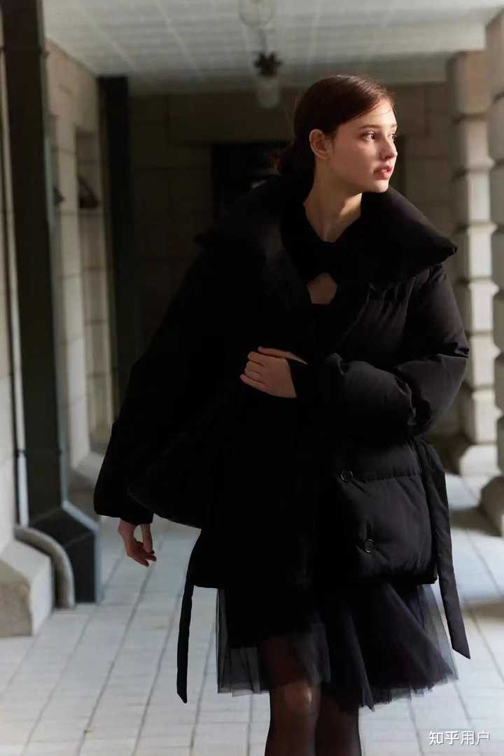 长款羽绒服灰鹅绒充绒量131g，含绒量90%，蓬松度600，零下十几度度穿会冷吗？ - 知乎