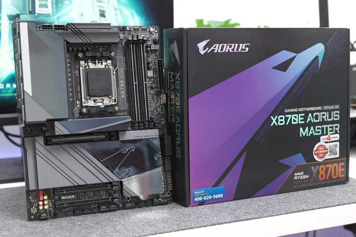 如何评价X870主板？对比X670有提升吗？ - 知乎