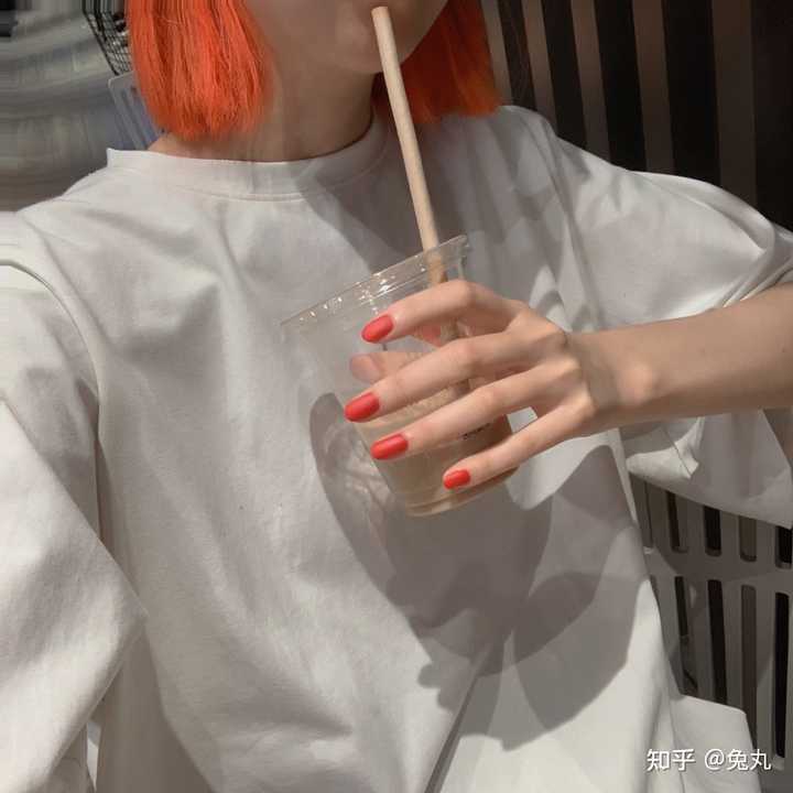想知道一米八以上的女生是什么样子的 知乎