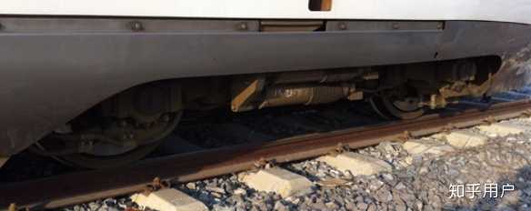 如何详细地评价CR400AF、CR400BF和CRH380A、CRH380B这四款动车组？ - 知乎