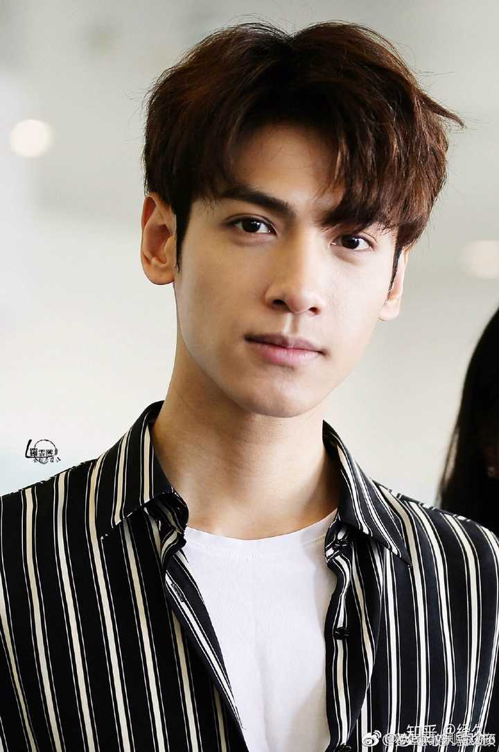 路人镜头下的明星，谁是你心中的生图杀手？ - 知乎