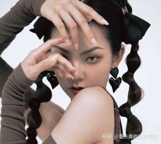 现在超流行的「Y2K」到底是什么风格？ - 知乎