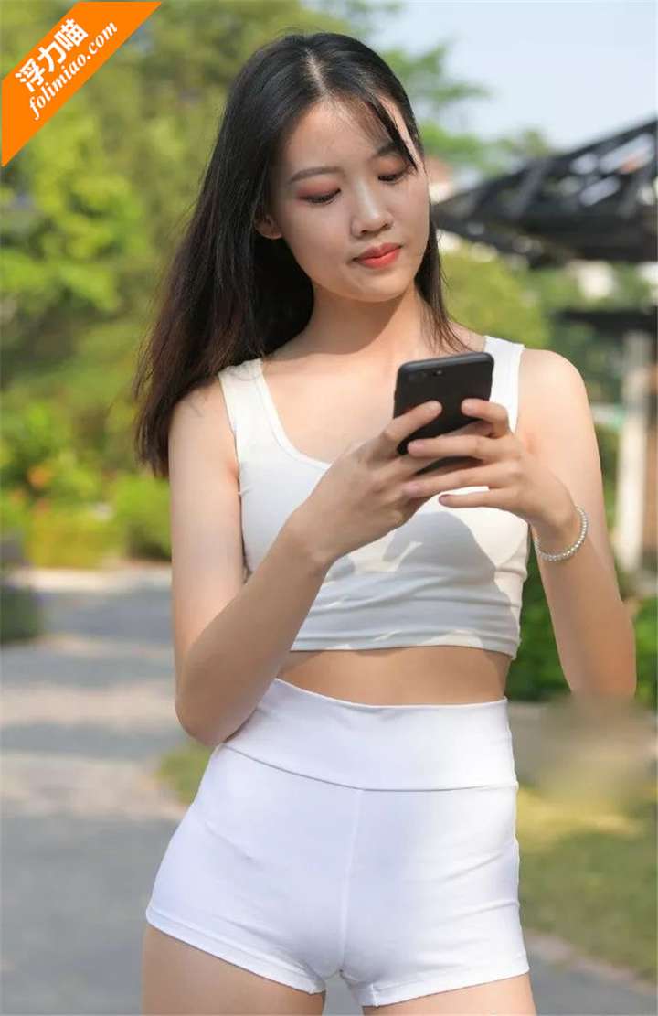 紧身衣美女凸显骆驼趾,不止性感是性感极了墨铺主播