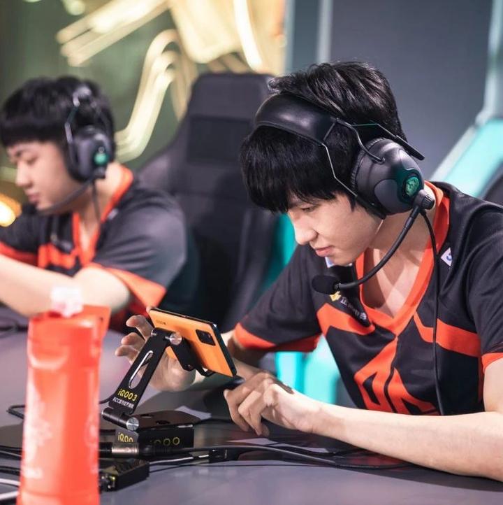 KPL：AG突然发文更换主教练，张角临时挂帅，DGC疑似被喷下课 - 知乎