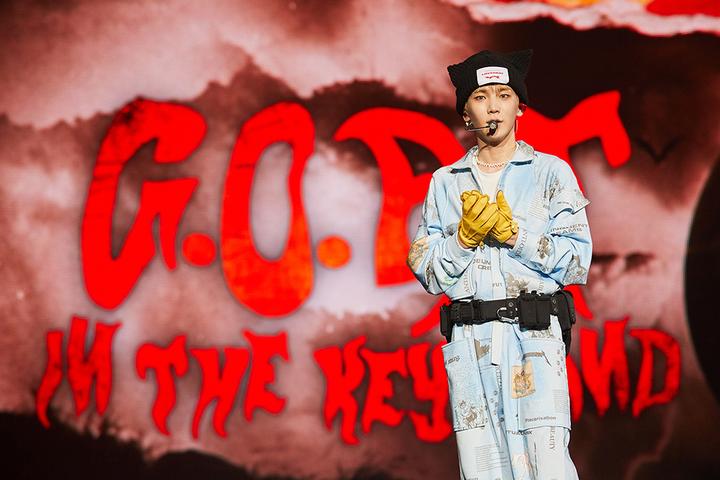 SHINee成员KEY个人演唱会门票全部售罄，盛况空前！ 表示“所有瞬间都是最棒的瞬间” - 知乎