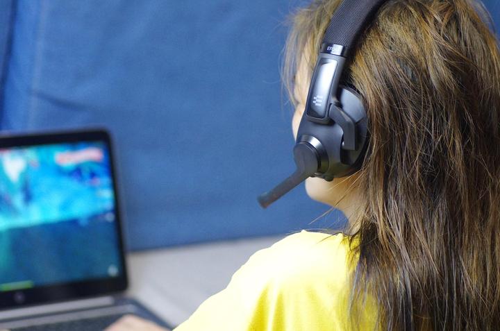 听声辩位，势不可挡，EPOS音珀H3 Hybrid头戴式耳机 - 知乎