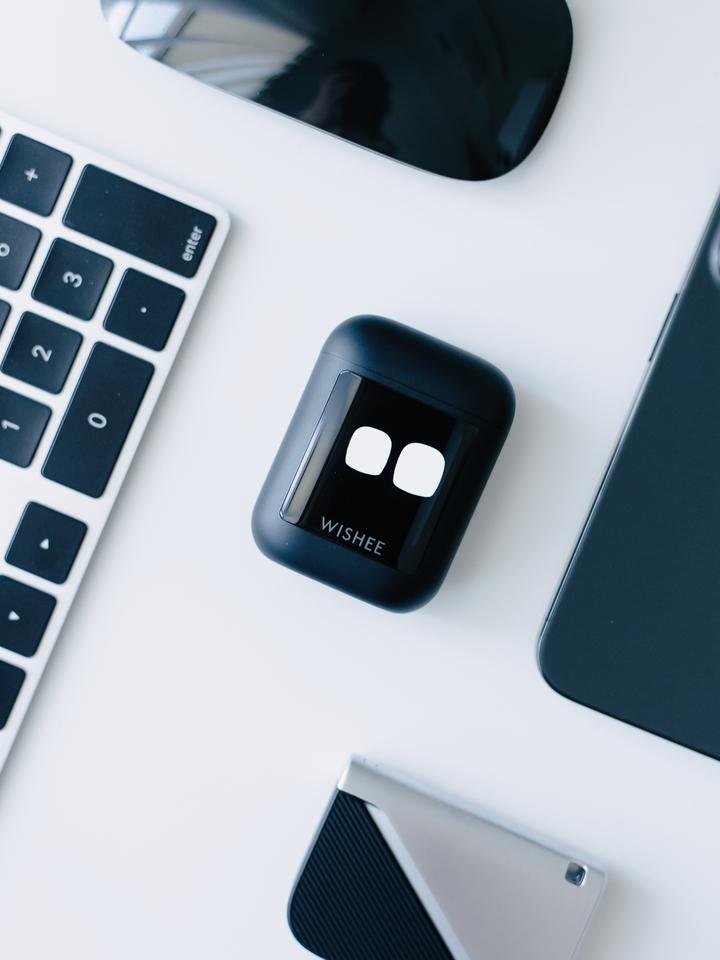 2025科技预言：WISHEE的耳机里藏着AI时代的“iPhone时刻” - 知乎