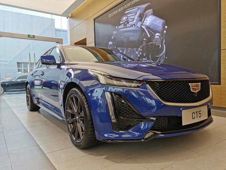 30万级后驱运动怎么选？探店对比凯迪拉克CT5和宝马3系 - 知乎