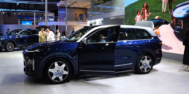 深蓝S09：5.2米大六座+移动中岛，还搭载华为乾崑智驾和鸿蒙智舱 - 知乎